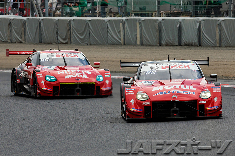 GT500クラスはMOTUL AUTECH ZとNiterra MOTUL Zが1-2フィニッシュ、GT300クラスはUPGARAGE NSX ...