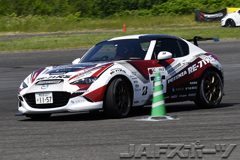 値千金の2連勝！ PN3クラスのユウ選手とPN4クラス茅野成樹選手がシリーズ連覇に王手 | JAFモータースポーツ