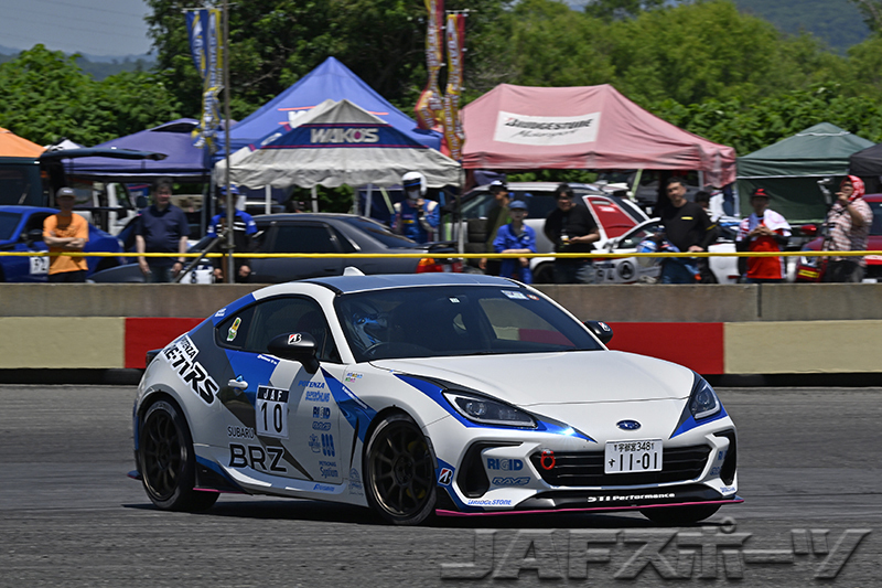 値千金の2連勝！ PN3クラスのユウ選手とPN4クラス茅野成樹選手がシリーズ連覇に王手 | JAFモータースポーツ