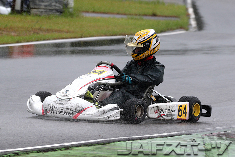 島津舞央選手と梶尾義朝選手、2連勝でジュニアカート選手権コースシリーズチャンピオンへ王手！ | JAFモータースポーツ