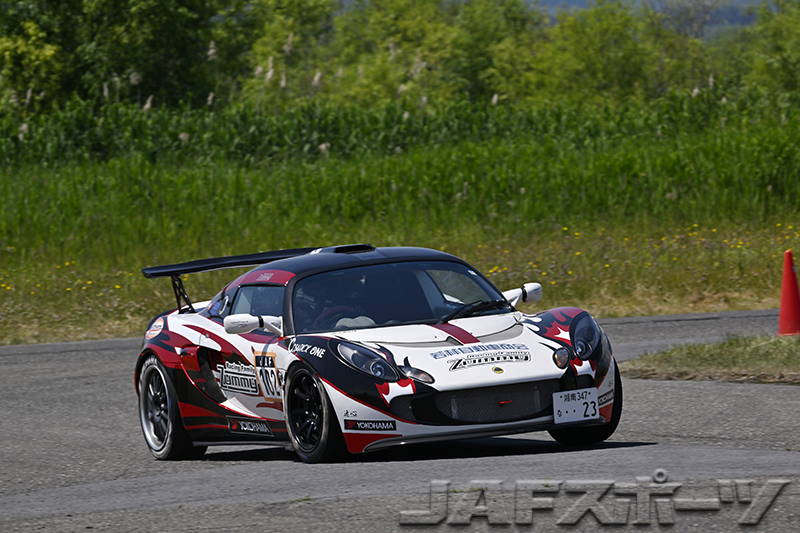 値千金の2連勝！ PN3クラスのユウ選手とPN4クラス茅野成樹選手がシリーズ連覇に王手 | JAFモータースポーツ