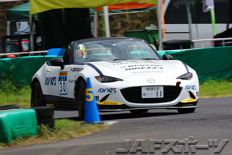 “ジムカーナキング”山野哲也選手、PE1クラスで通算23回目のタイトルを確定！ | JAFモータースポーツ