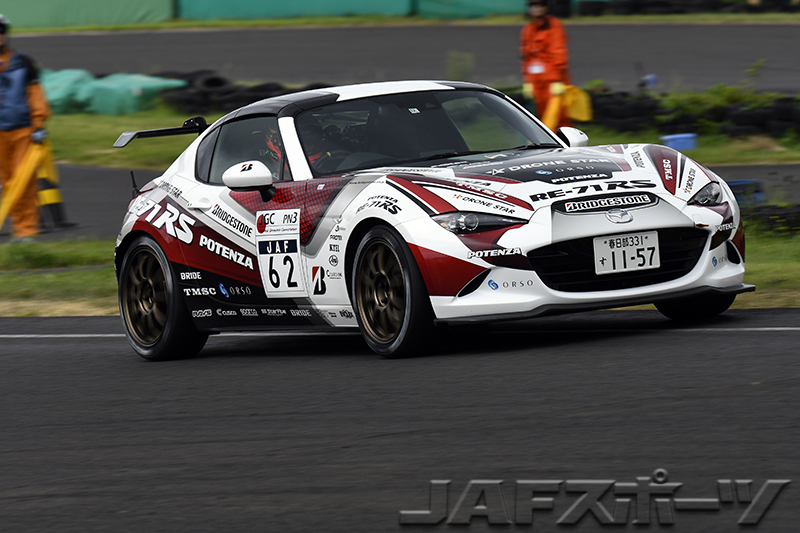 “ジムカーナキング”山野哲也選手、PE1クラスで通算23回目のタイトルを確定！ | JAFモータースポーツ