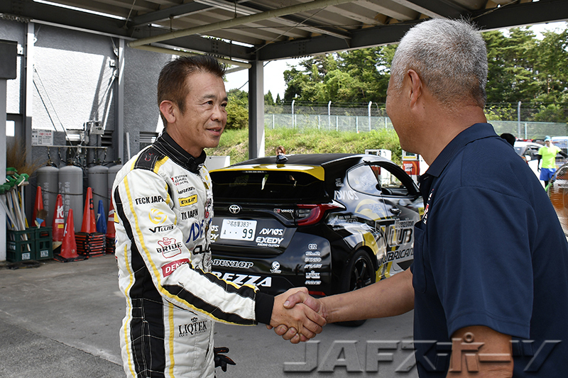 “ジムカーナキング”山野哲也選手、PE1クラスで通算23回目のタイトルを確定！ | JAFモータースポーツ