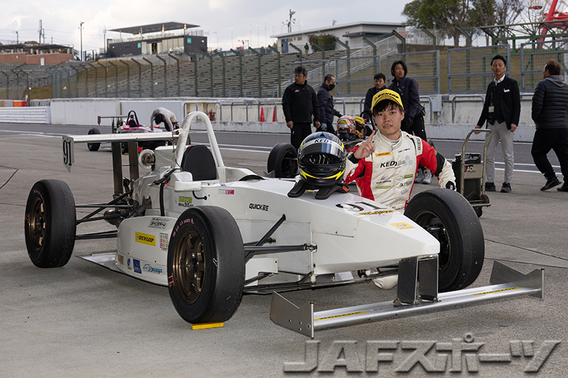 スーパーFJのチャンピオン争いは、鈴鹿最終戦までもつれる展開。栄冠は白崎稜選手の手に | JAFモータースポーツ