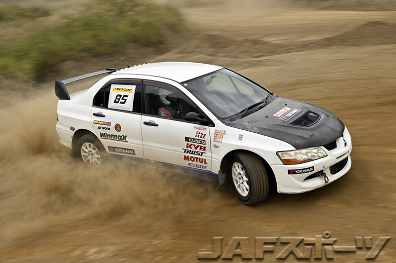 近畿ダートラ第5戦でS2藤本隆選手が2年連続シリーズタイトル確定！ | JAFモータースポーツ